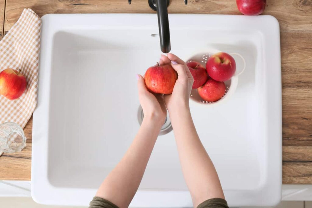 How To Make Citric Acid Cleaning Spray (Plastic-Free!) - Moral Fibres