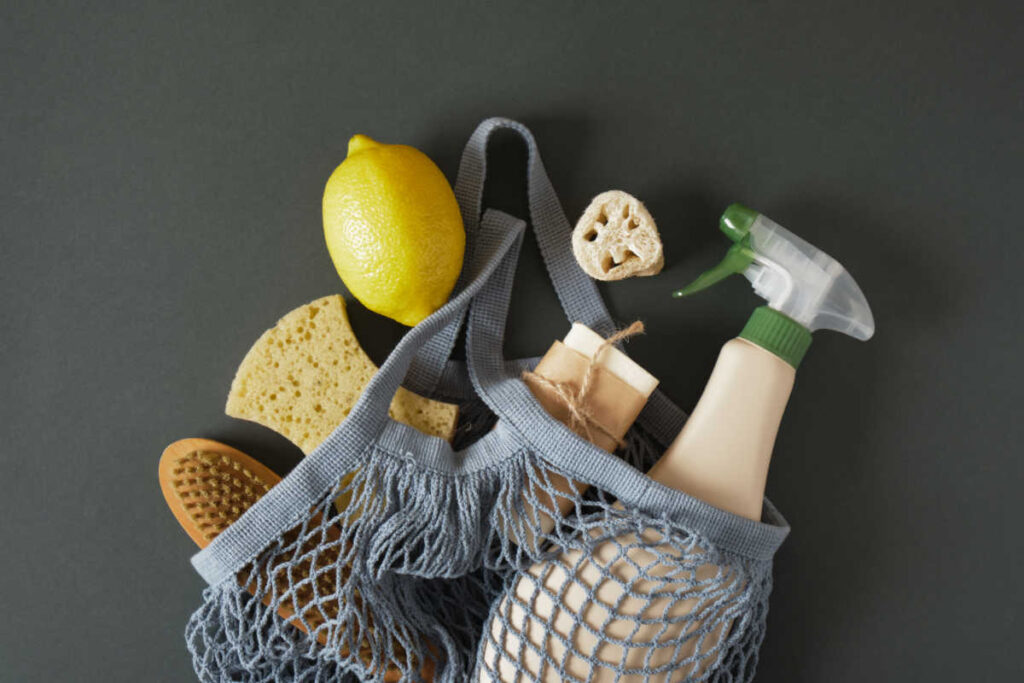 How To Use Lemon And Vinegar To Clean Your Home - Moral Fibres